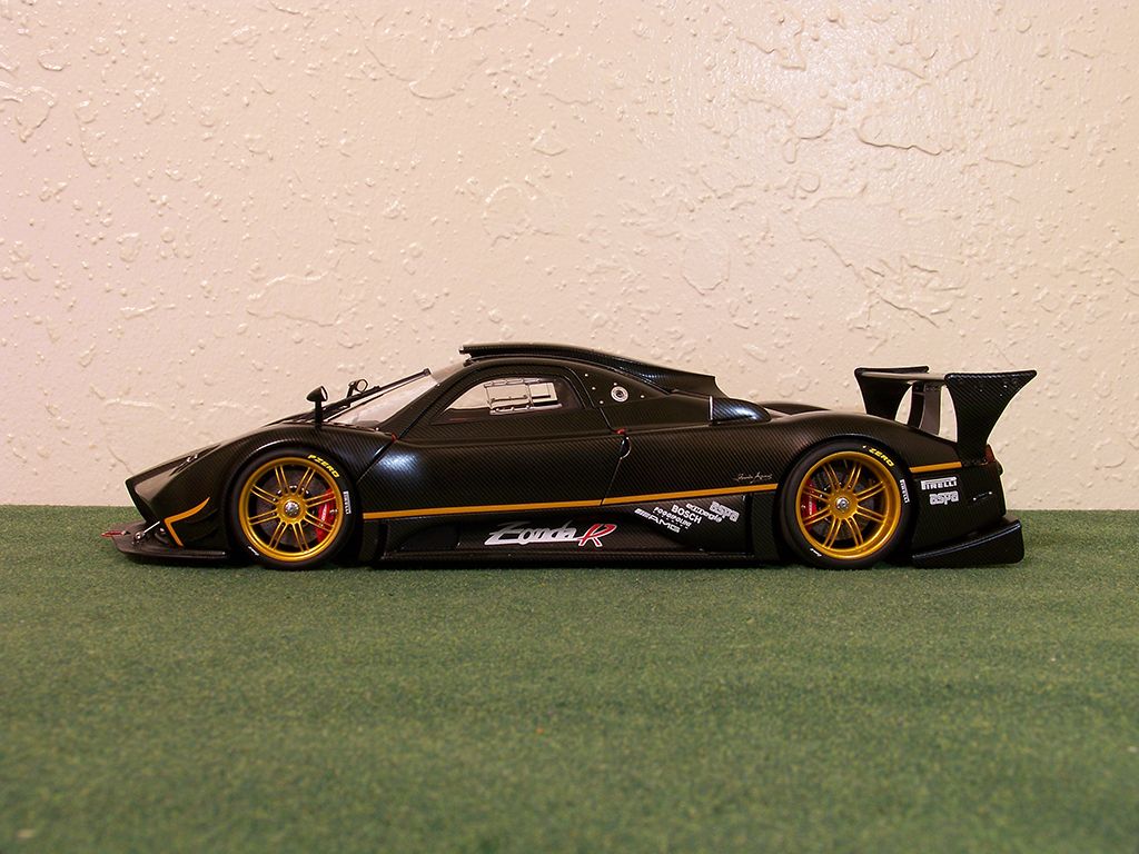 AUTOart 2008 Pagani Zonda R | DiecastXchange Forum