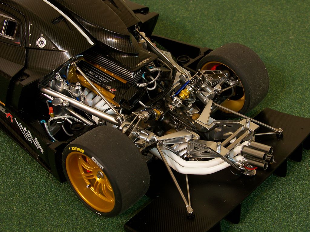 AUTOart 2008 Pagani Zonda R | DiecastXchange Forum