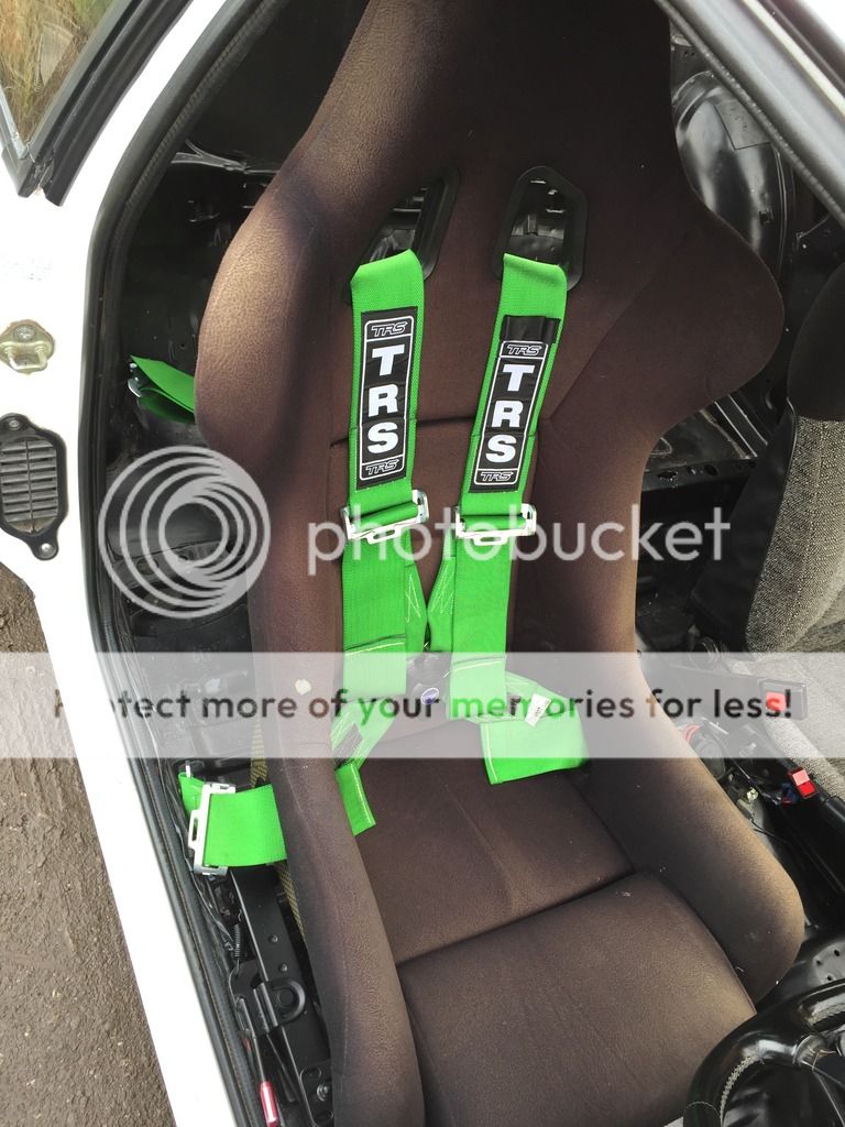 Aftermarket steering wheel/ snap off boss kit (AE86) | Driftworks Forum